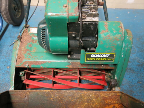 Qualcast Suffolk Punch 43 DL Lawnmower.