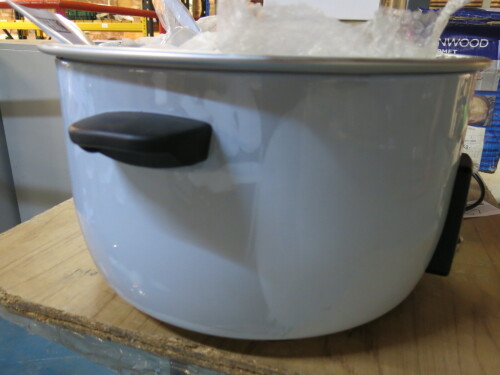 Buffalo Rice Cooker, Model CB944.