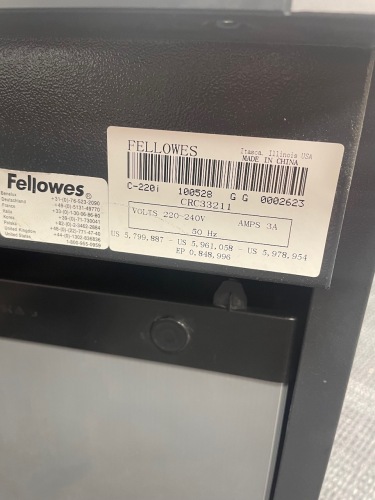 Fellowes C-220i Shredder with Manual