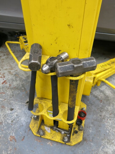 Bradbury 4000kg 2 Post Lift, Model EPCO H2403G, S/N 2G4Y4374, YOM 2018.