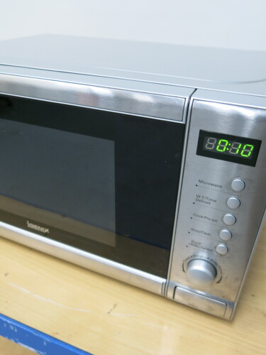 Igenix Microwave Oven, Model IG2060, 800 Watt.