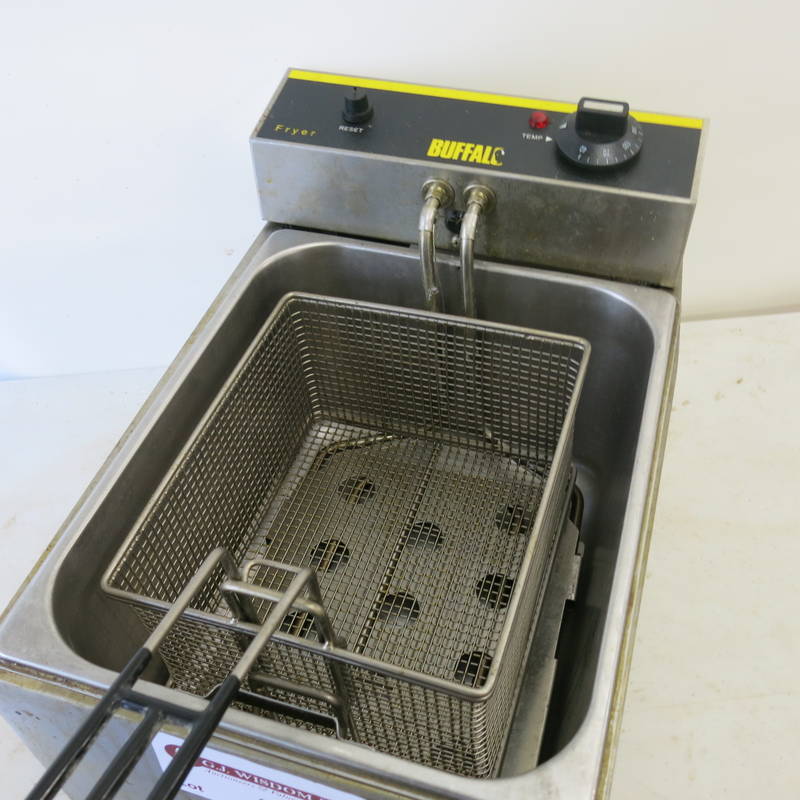 Buffalo L484-02, Countertop Electric Deep Fat Fryer. Supplied New 07/18