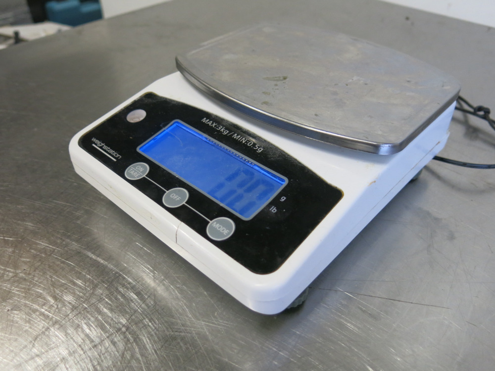 Weigh Station Scales, Model F201, Max Capacity 3kg. Comes with Power ...