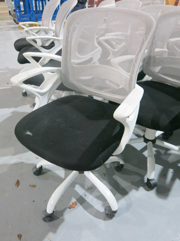13 x White Mesh Back with Black Hopsack Seat, Office Adjustable Swivel ...
