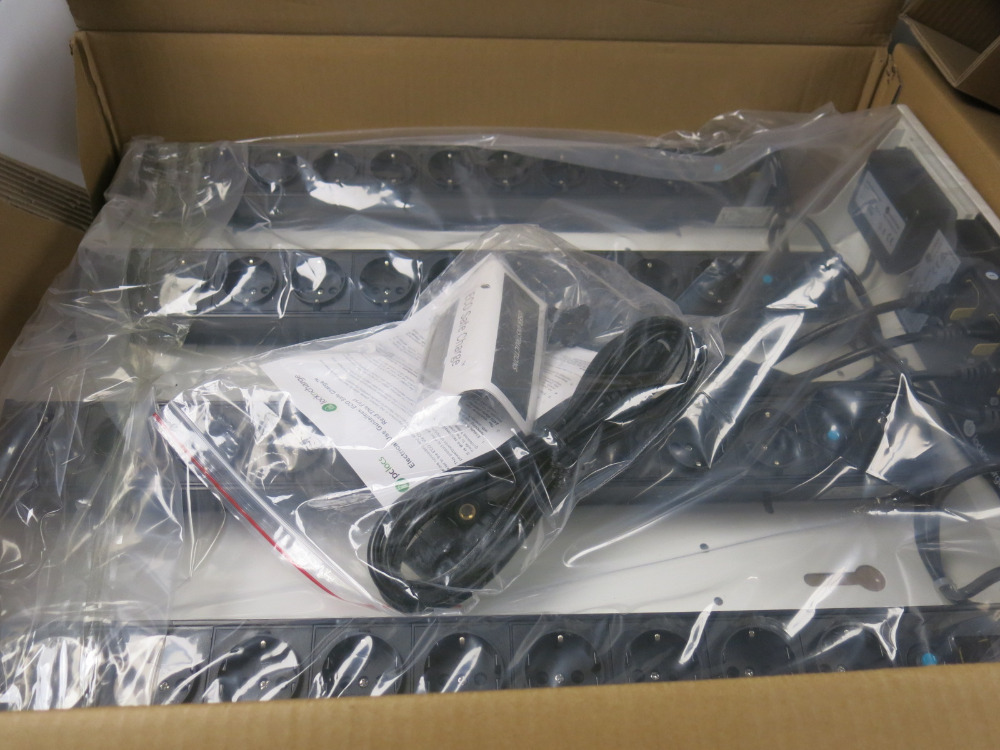Boxed/New Lockncharge Eco Safe Charge/Carrier 40 Socket Power Tray.