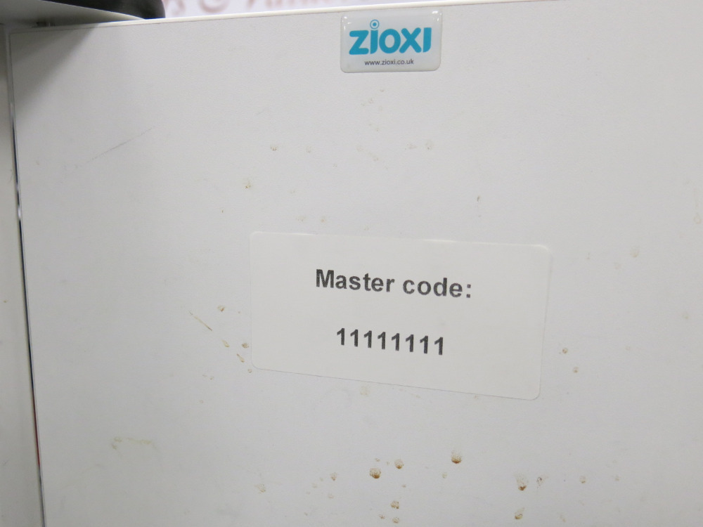 ZIOXI Lockable Mobile Charging Station, Model CHRGT-TB-16-C. Size H90 x ...
