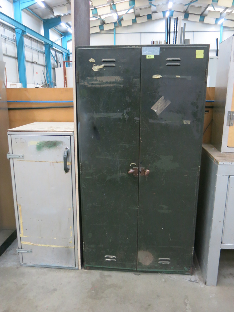 5 x Assorted Workshop Benches & Cabinets to Include Vintage 2 Door ...