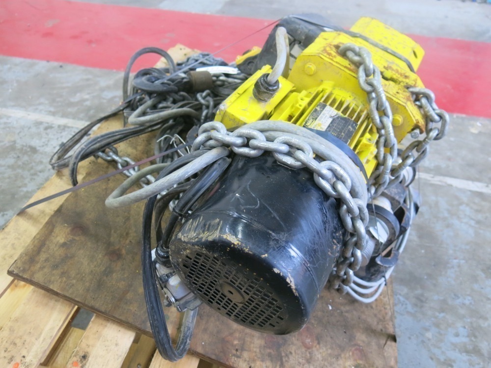 Yale 5T Overhead Gantry Runner with 2000kg Electric Hoist....