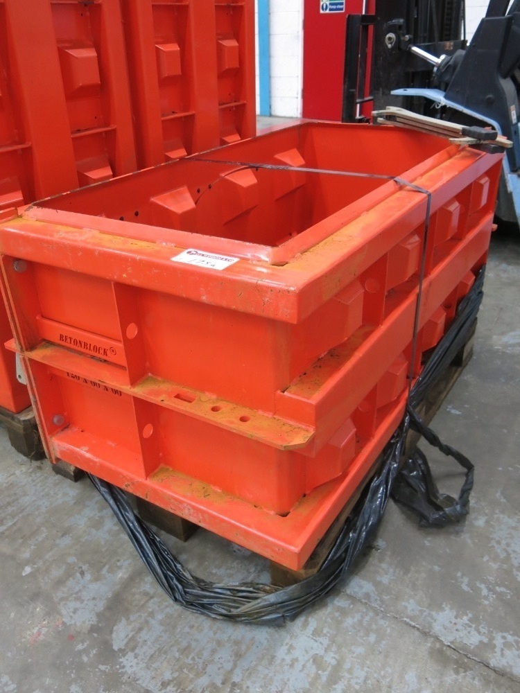 1 x Betonblock Concrete Block Moulds. Size 120 x 60 x 60cm.