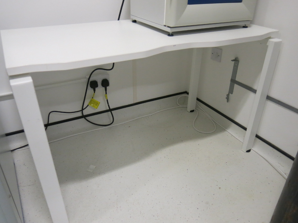 Contents of Laboratory with Interfocus MyNewLab Cupboards & Worktop to Include: 560cm Run of ...