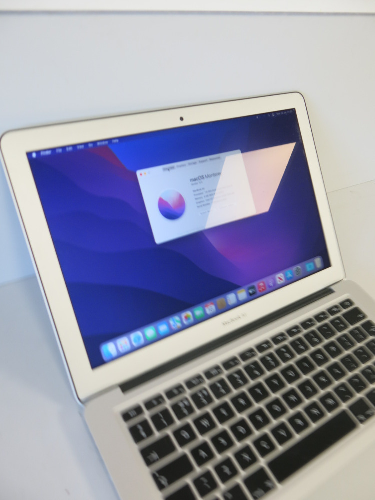 Apple 13.3 MacBook Air Model A1466 Running macOS Monterey 12.5, 1.6Ghz ...