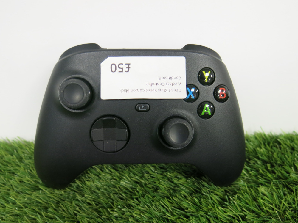 Xbox Series Official Carbon Black Wireless Controller.