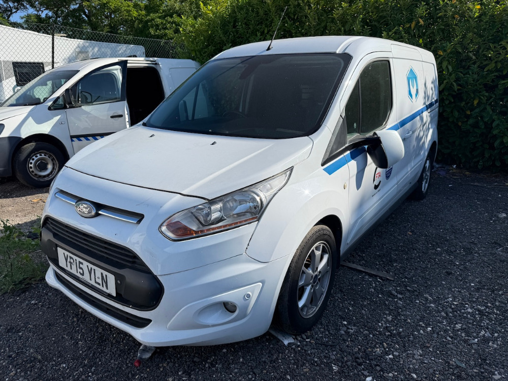 YP15 YLN: Ford Transit Connect, 240 Limited Van in White..