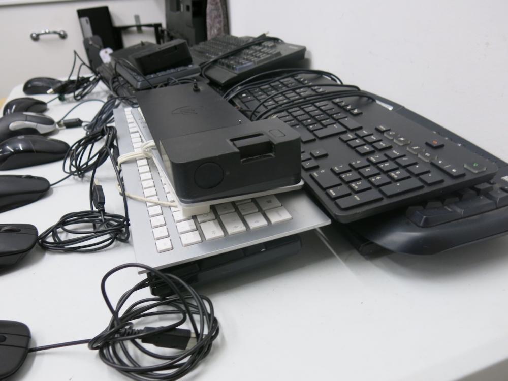 21 x Assorted Docking Stations, Keyboards & Mouse's to Include: 11 x ...