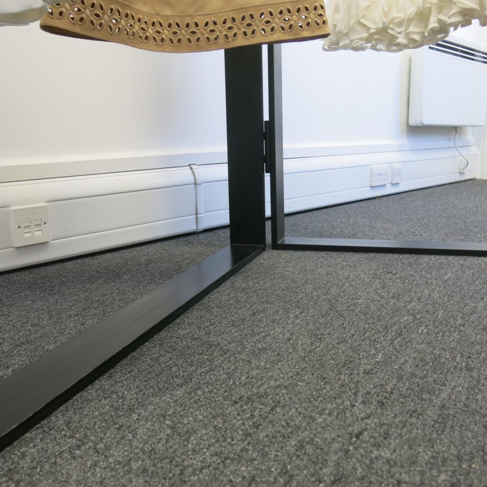 Black Tri Folding, Commercial Shop Display Iron Clothes Rail with Gold ...