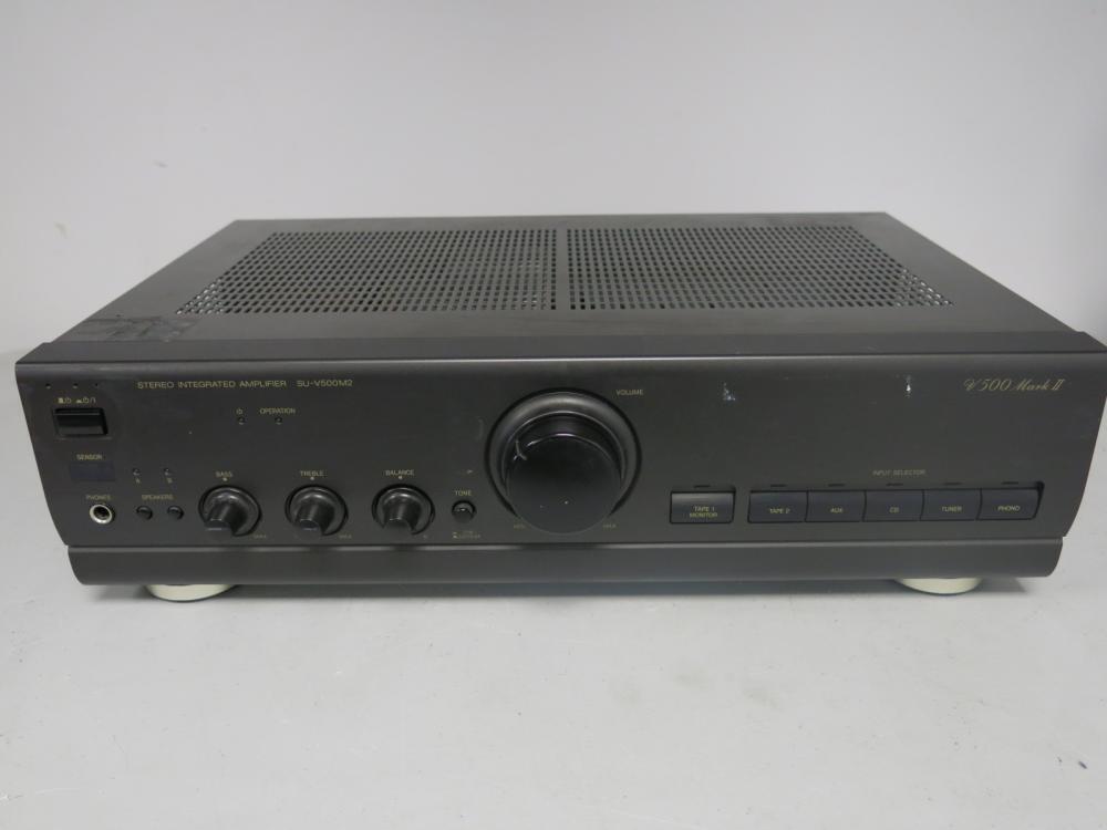 Technics Stereo Integrated Amplifier, Model SU-V500M2.